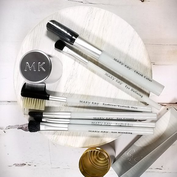Mary Kay | Skincare | Mary Kay Travel Makeup Brush Set New In Packaging ...